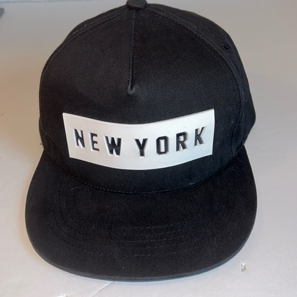 Robin Ruth | Accessories | Robin Ruth Black New York Limited Edition ...